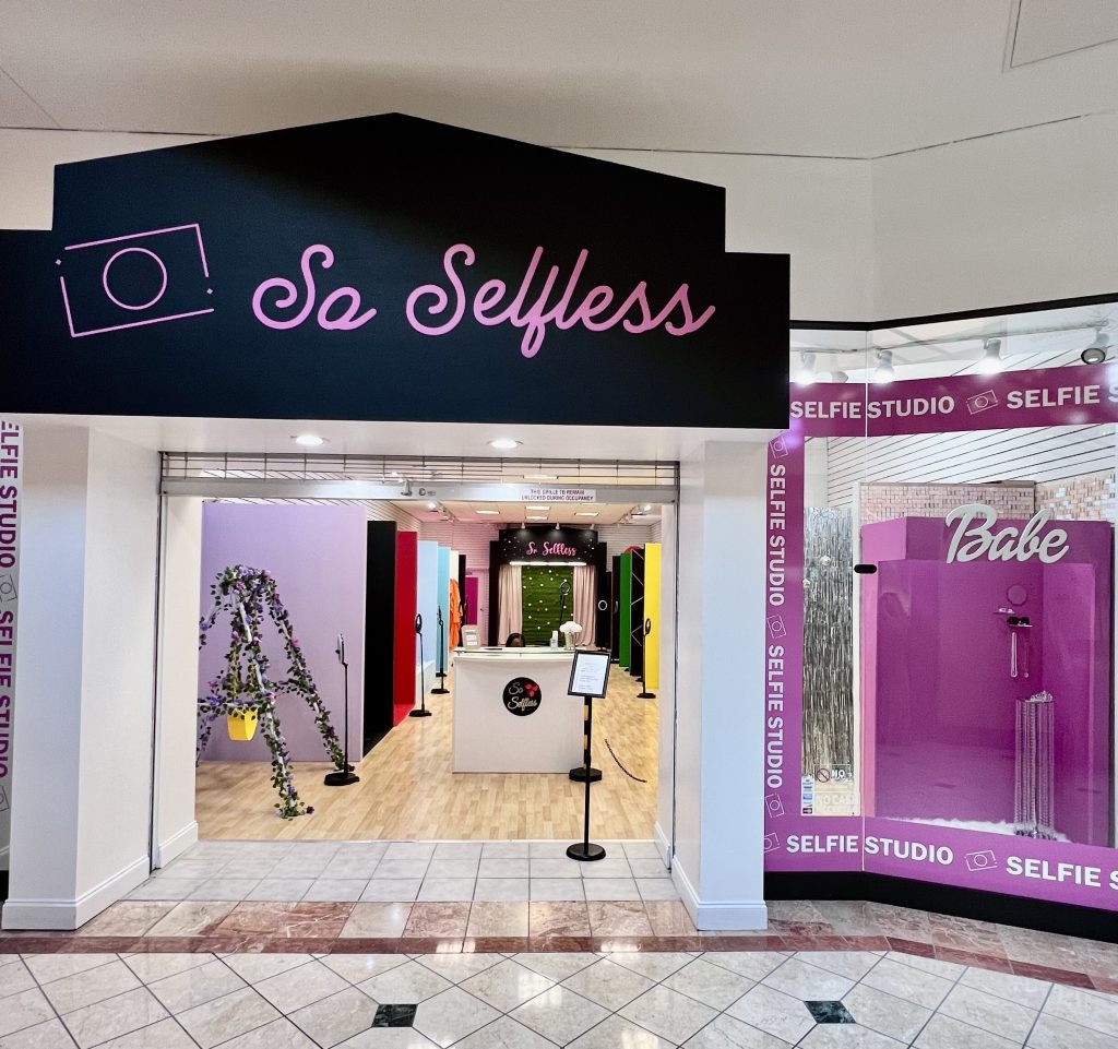 Summer Dance Party at So Selfless Selfie Studio in The Mall at Wellington Green - The Buzz Agency